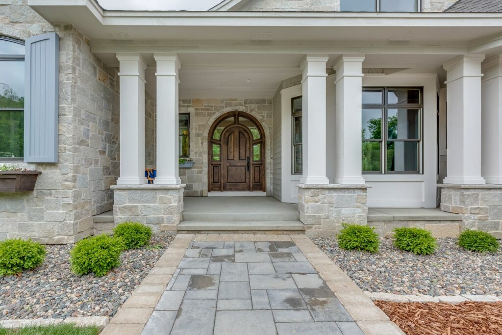 19 Types of Stone for House Exteriors that Look Majestic - CozyCottageCute